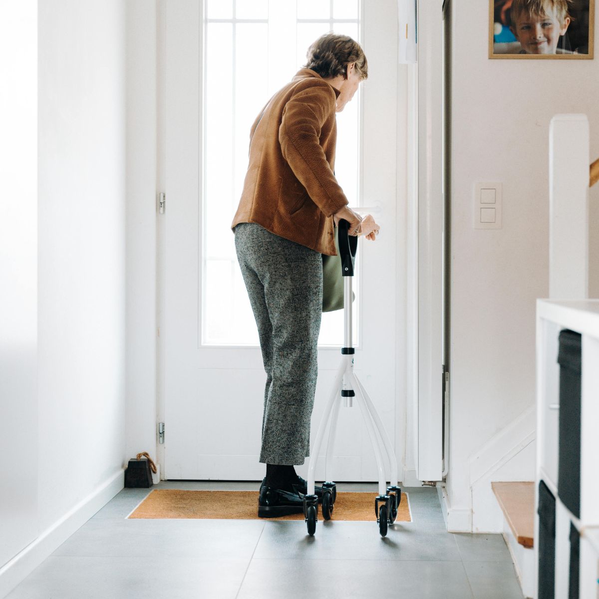 Top Home Safety Upgrades for Aging Parents Living Independently - We ...